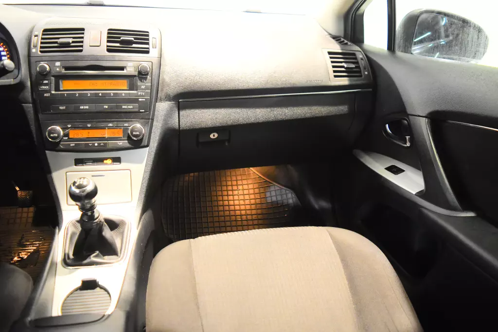 İkinci El Toyota Avensis 1.6 Elegant 110HP 2009 İlan No:28106 - Satılık ...